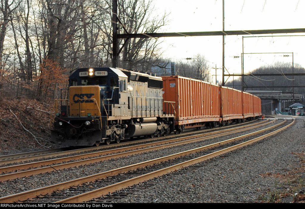 Ex Con SD40-2 leads Q706-14